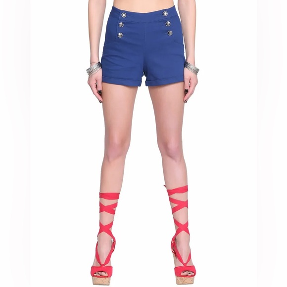 Hot Topic | Shorts | Dc Comics Bombshells Retro Wonder Woman Blue Jean ...
